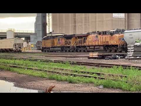 (Shortened video) (Flashing Ditchlights!) UP 6311 Grain Train West, Main St. RR Crossing, Fremont NE