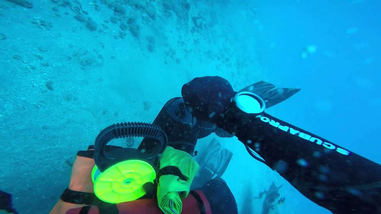 Technical Dive at "The Airplane" - YouTube