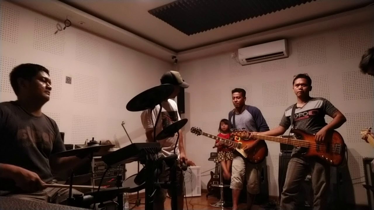 Demi waktu cover moise band - YouTube