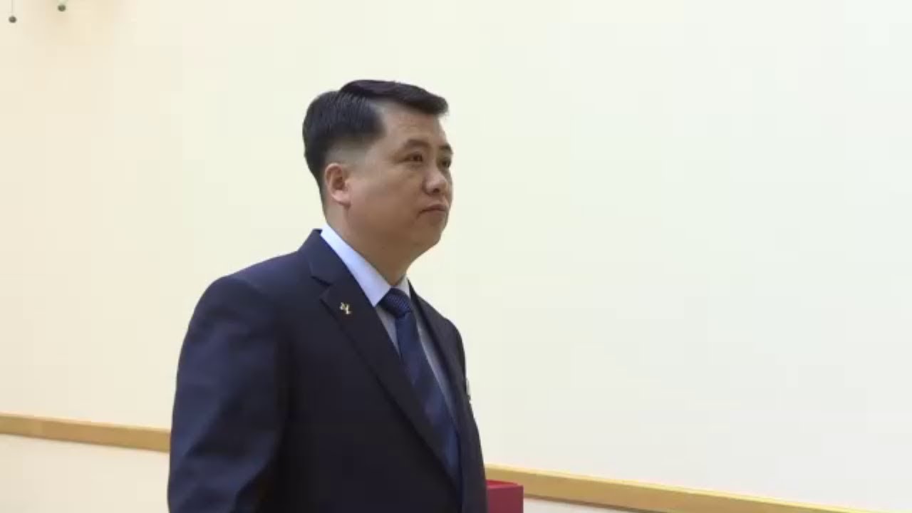 Pak Chol Min Meets Swiss Delegation - YouTube