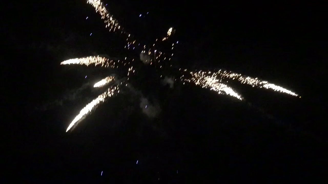 Falling star 200G sky king firework - YouTube