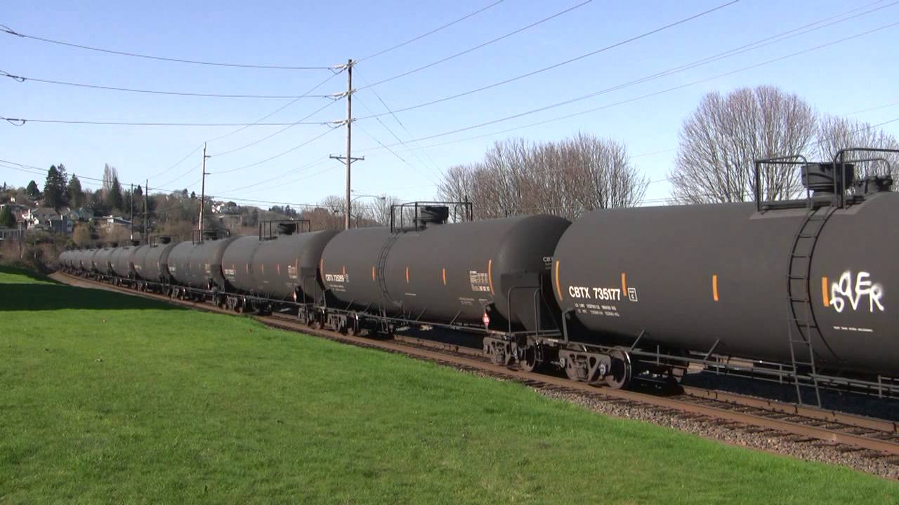 BNSF 4452 With CREX 1212 Lead An Crude Oil Train @ Old Town Tacoma, WA ...