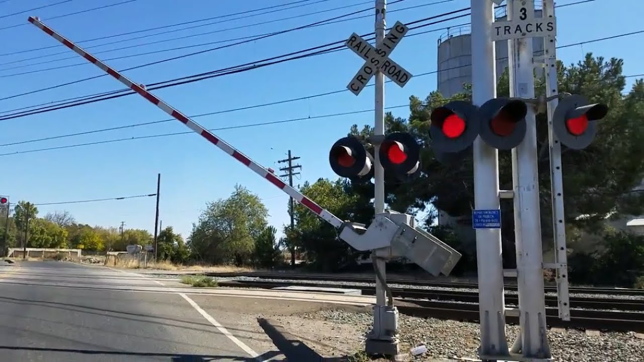 Sacramento Light Rail Gold Line Outbound, (CA 16) Jackson Road Crossing ...