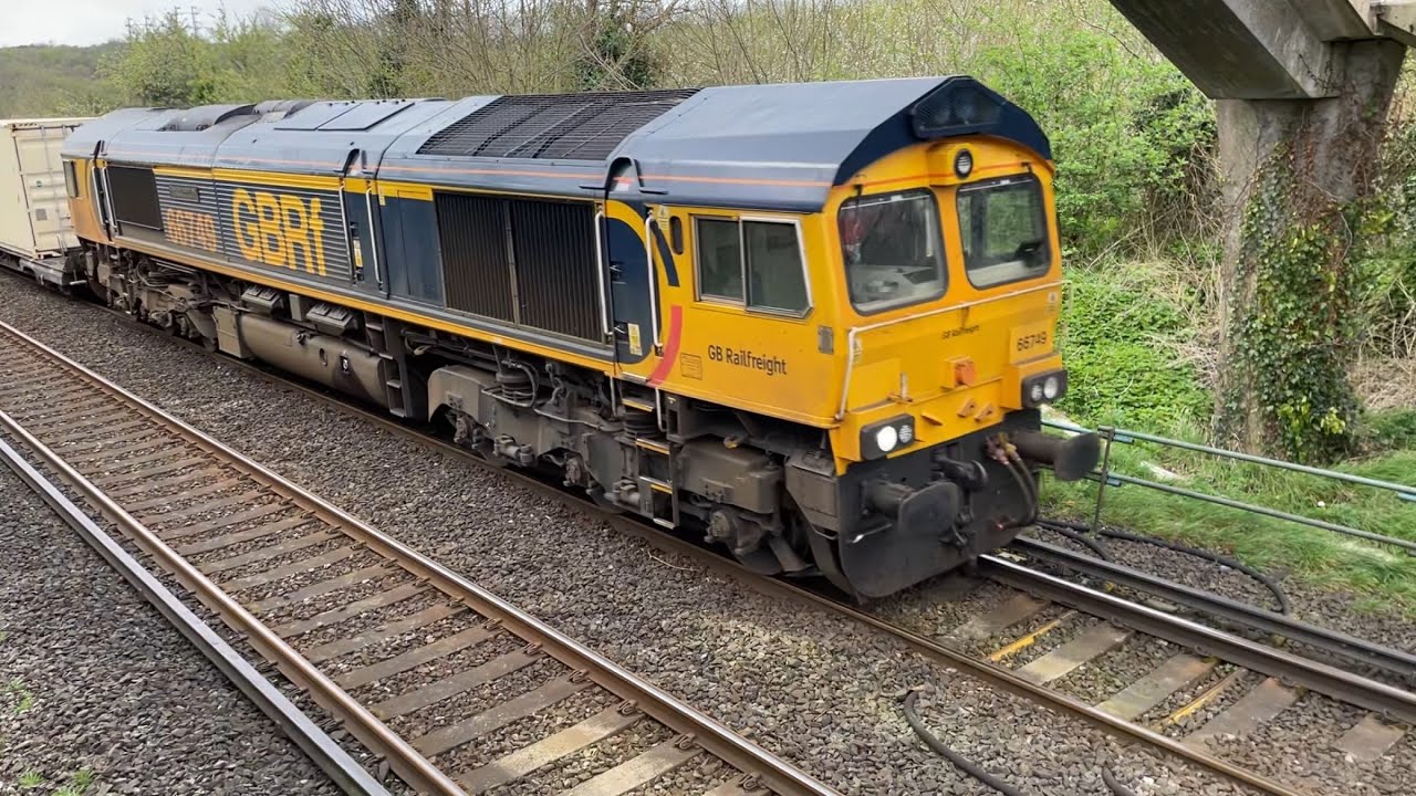 Class 66 | 66749 ‘Christopher Hopcroft MBE’ | GB Railfreight - GBRf ...