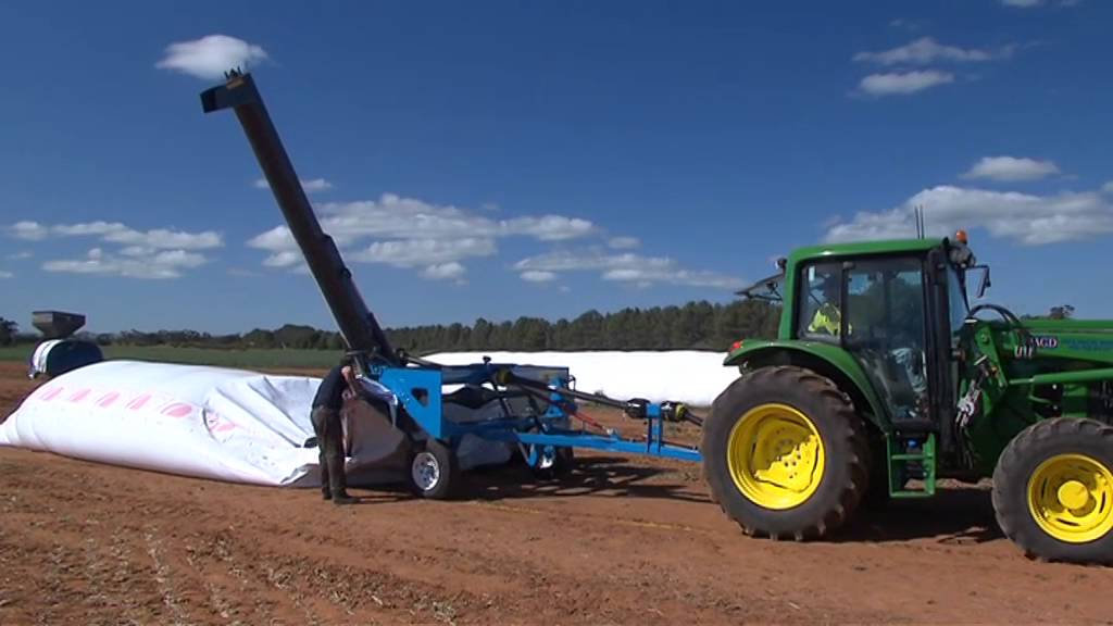 Grain Storage Systems Australia Emptying Bag - YouTube