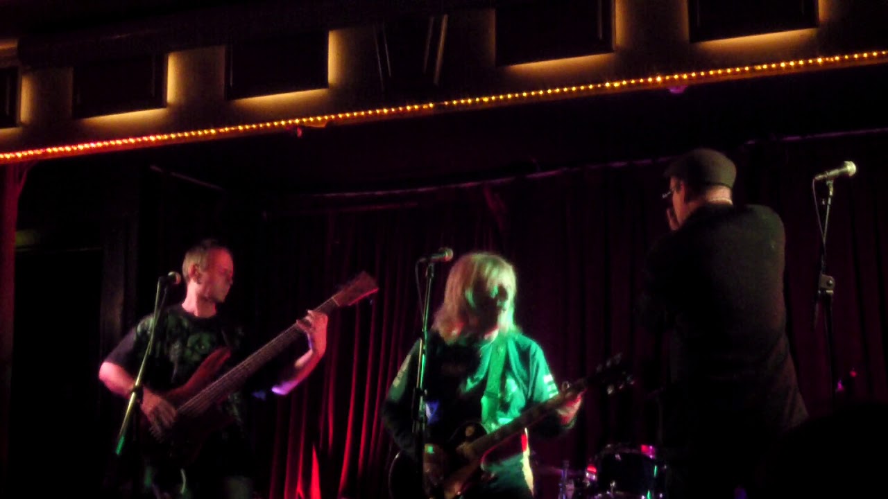 The Bluez Crew live in Crane Lane! - YouTube