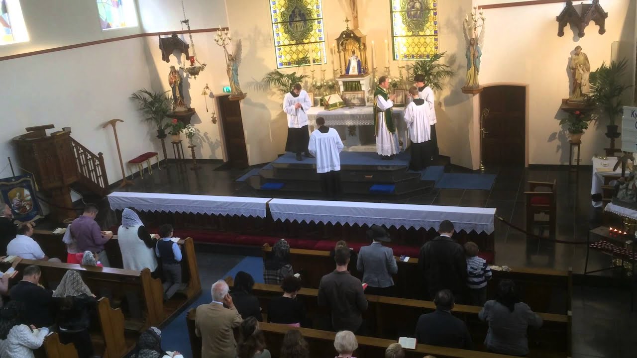 Offertory Traditional Latin Mass - YouTube