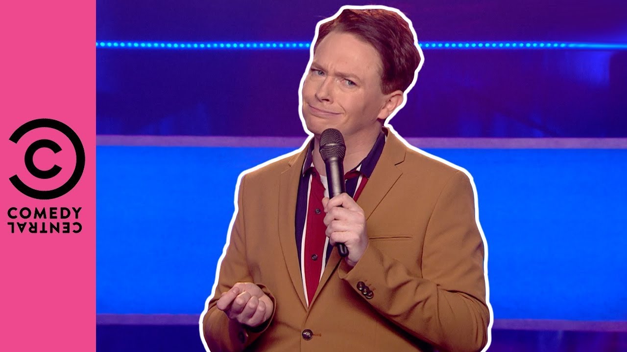 Stephen Bailey Loves Straight Bedroom Gossip | Comedy Central At The ...