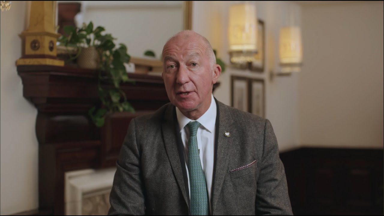 Professor David Barrett Knee Society Presentation 2024 - YouTube