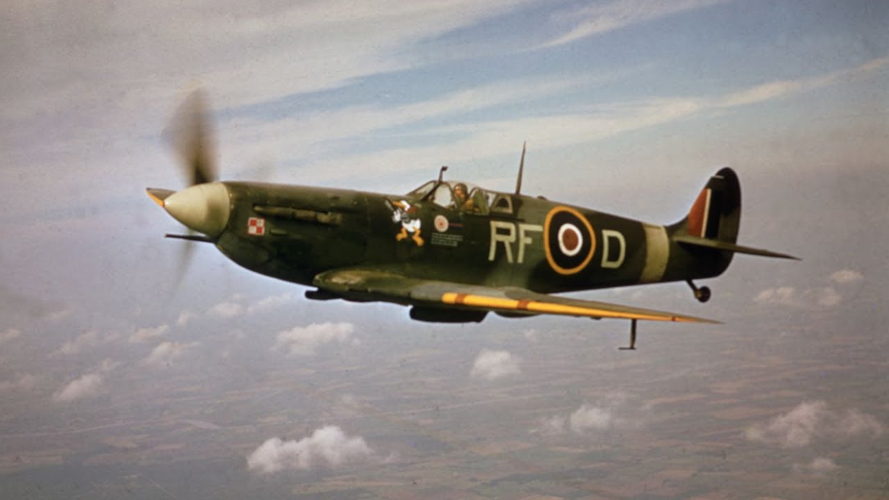 How One Engineer’s “Dumb” Twin-Propeller Design Turned the Spitfire ...