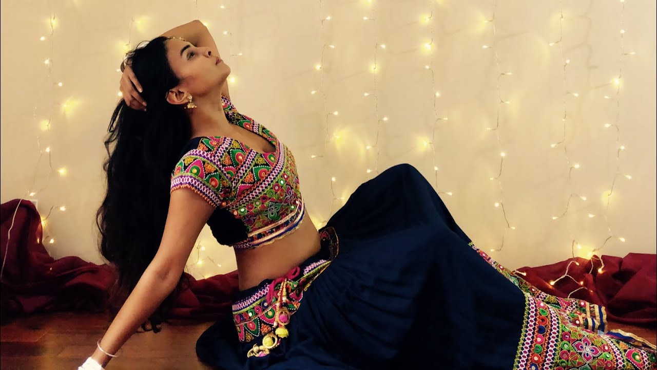 Choli ke peeche | Madhuri Dixit | Bollywood Dance - YouTube Music
