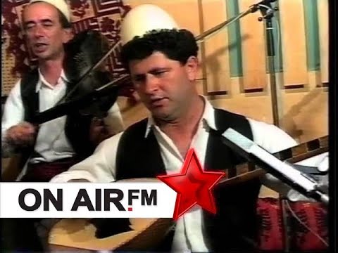 Grupi folklorik nga Shala e Drenices - Shaban Polluzha - YouTube