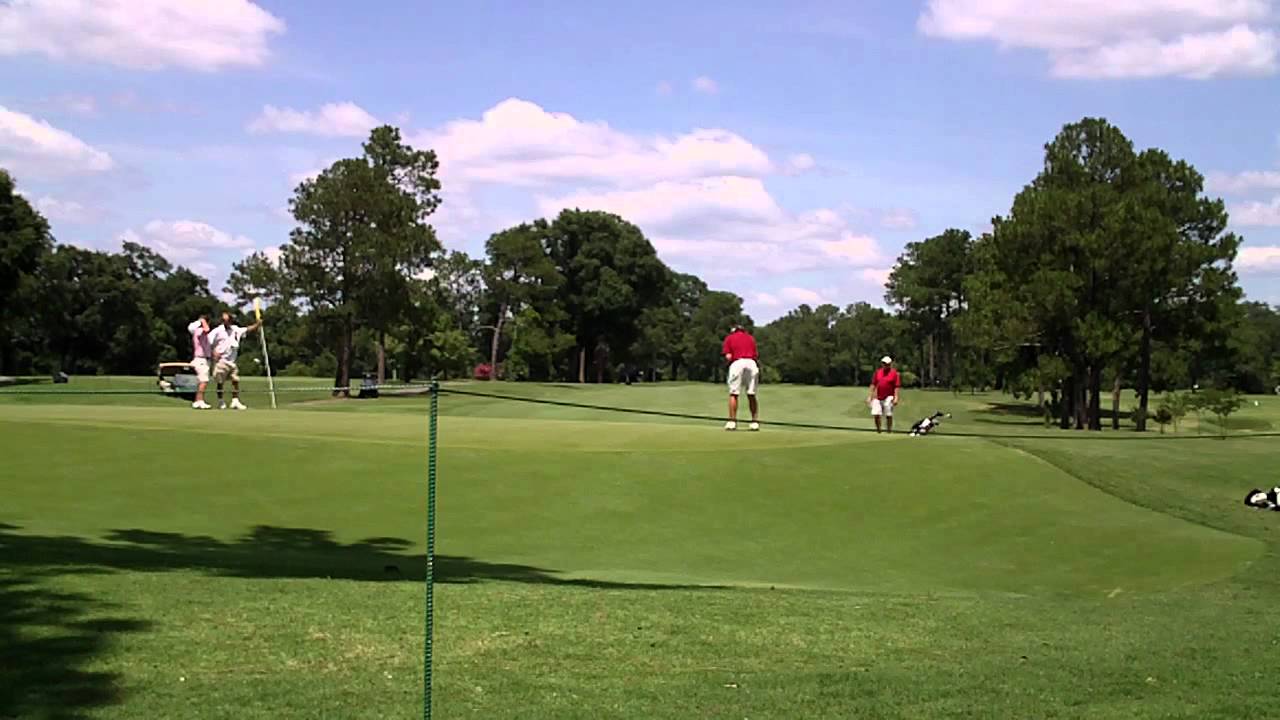 Sean Kelly's par putt lips out - YouTube