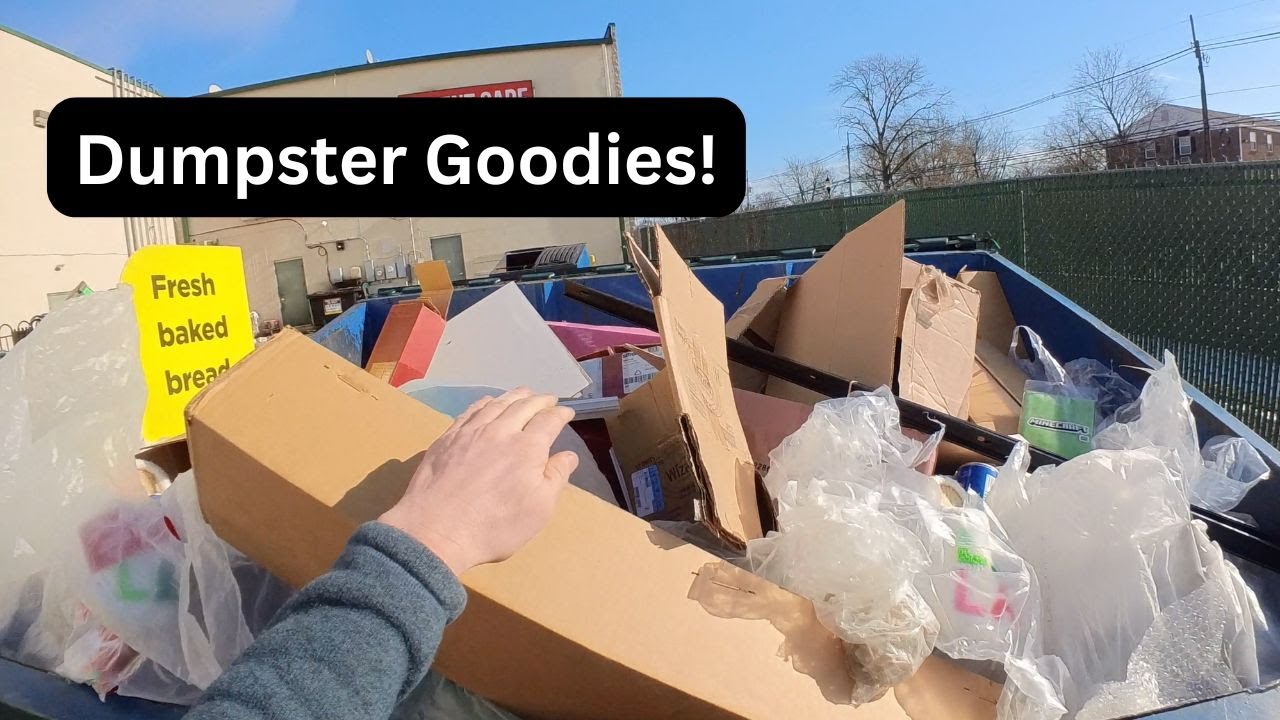 Dumpster Diving at Dollar General! - YouTube
