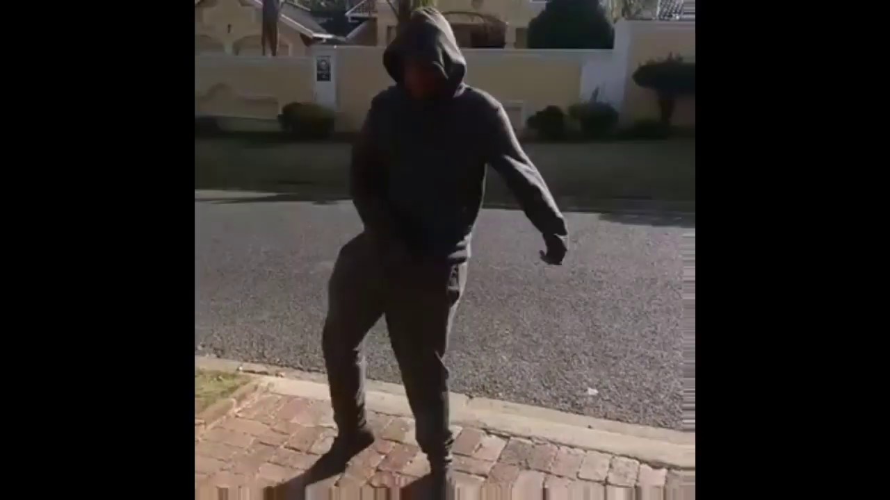 Leshole from Skeem Saam dancing - YouTube