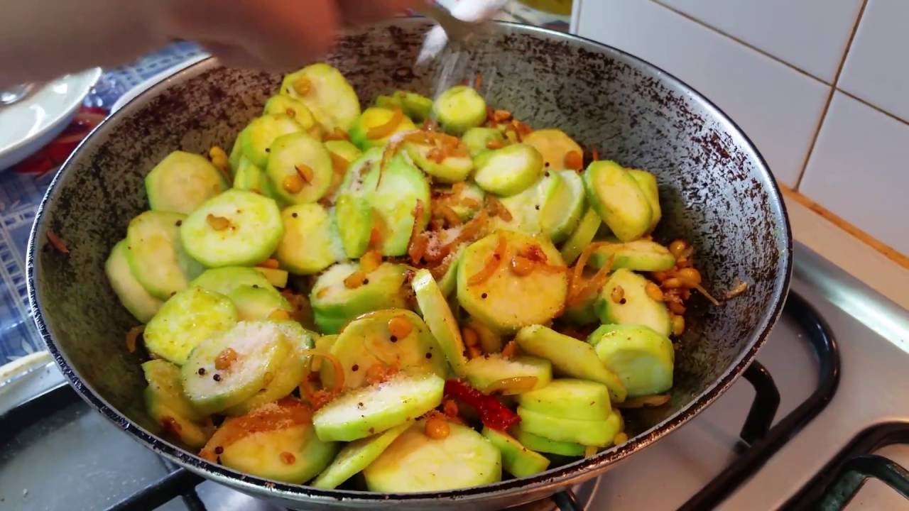 Ridge Gourd/Tori with Chana daal recipe - YouTube