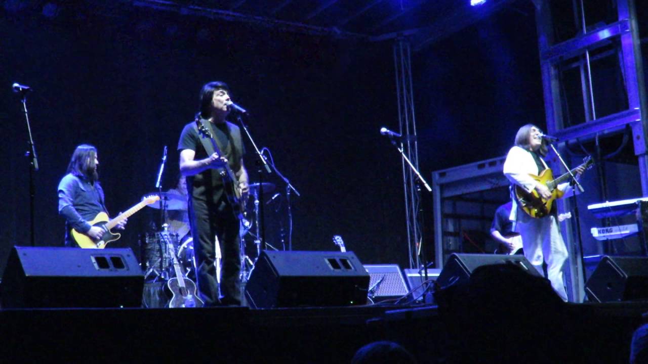The Mahoney Brothers - Day Tripper - YouTube
