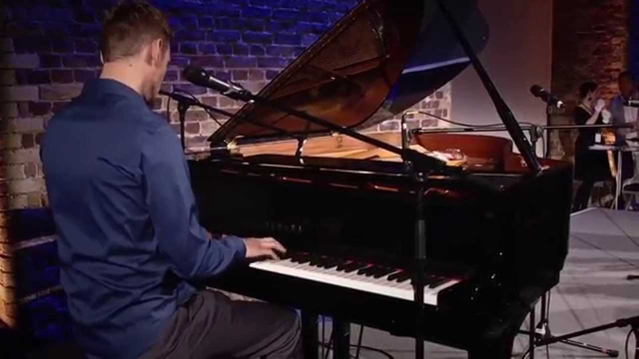 Jarrod Lawson 'A Song For You' Live at The Jazz FM Awards 2015 - YouTube