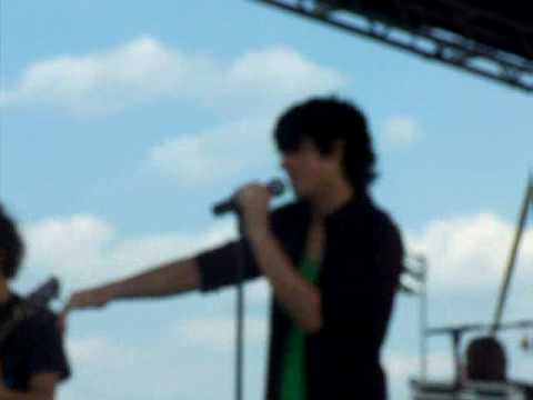 Hello Beautiful- Jonas Brothers - YouTube