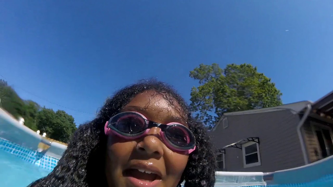 Kids playing in pool - YouTube