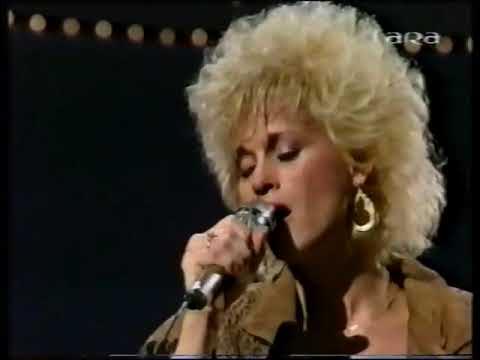 Lorrie Morgan Gonna Leave The Light On 1989 - YouTube