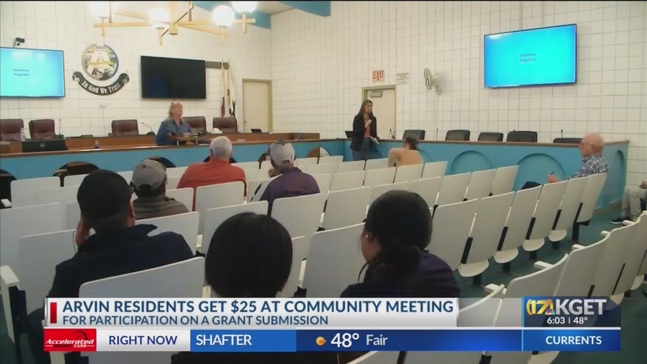 Arvin holds community meeting, gifts $25 to attendees - YouTube