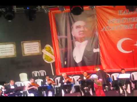 AYŞE İNAK EKİZ LEYLA ELA GÖZLÜ   KAPIN HER ÇALINDIKÇA O MUDUR DİYECEKSİN