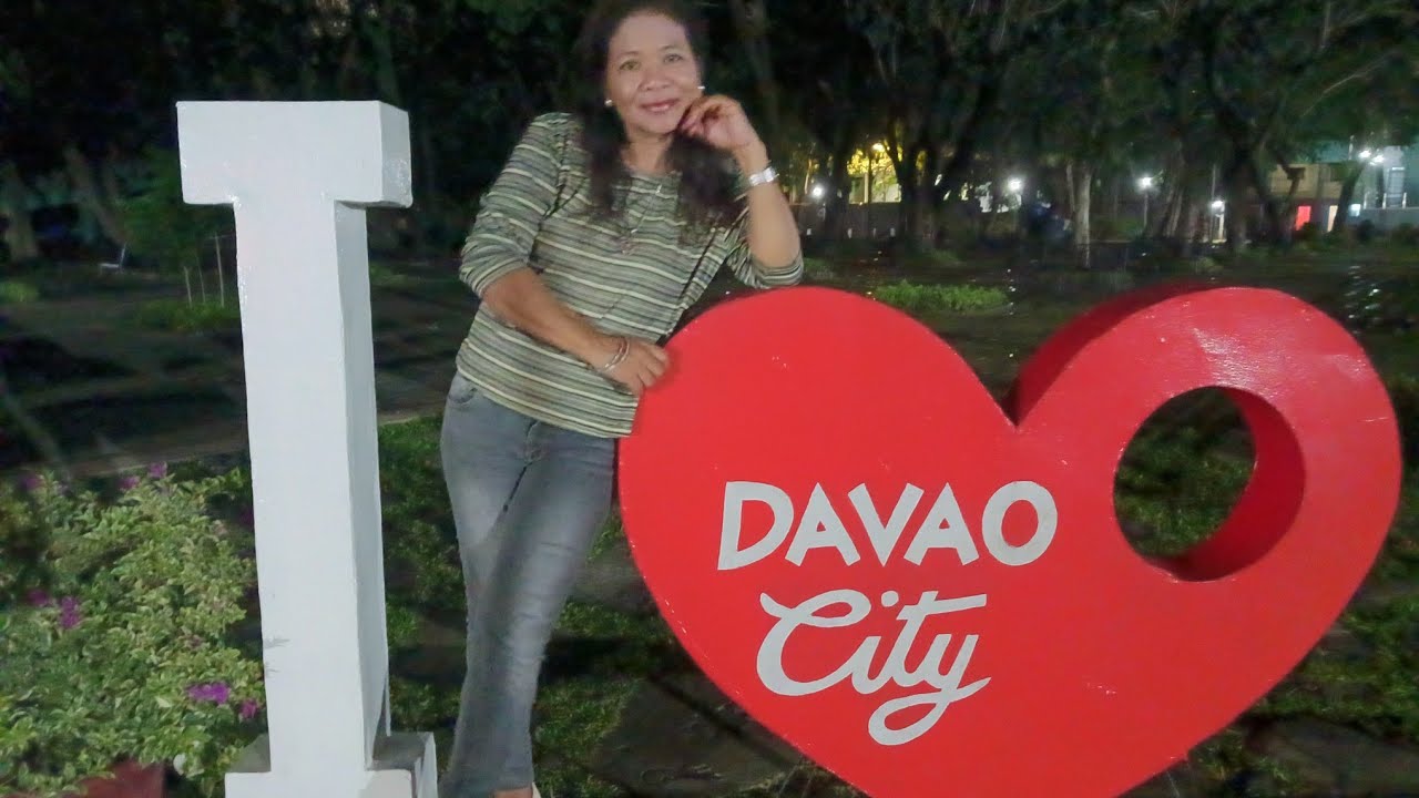 NIGHTWALK IN PEOPLE'S PARK DAVAO CITY PART 2 #philippines #newfriends #retirement #tourism - YouTube