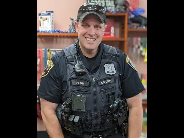 Plum Pa Police Chief Badge Fraternal Order Of Police Hands Out Police