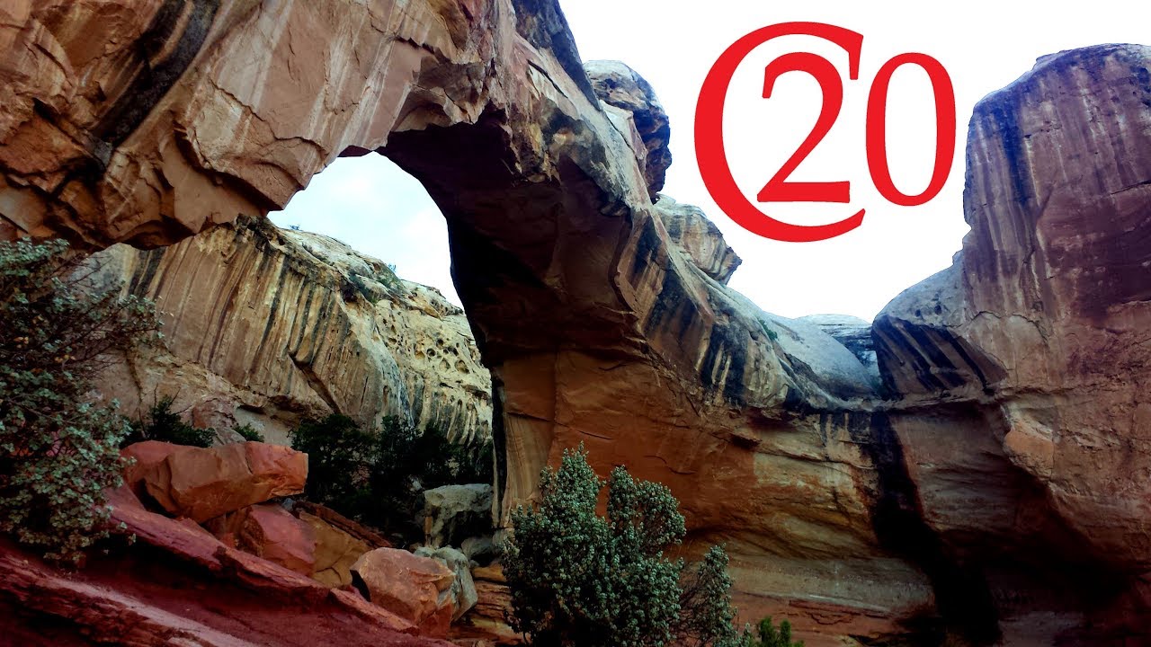 Hiking Hickman Bridge Arch in Capitol Reef National Park - CRNP Road ...