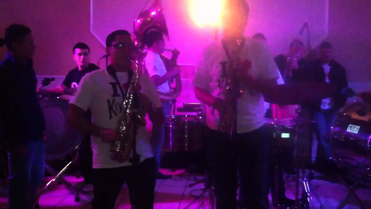 Guerra de tamborazo CHICAGO - YouTube