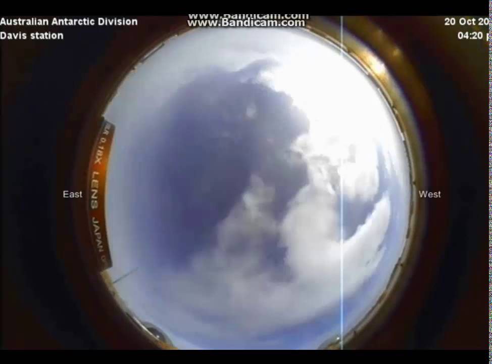 Fast moving object... - YouTube