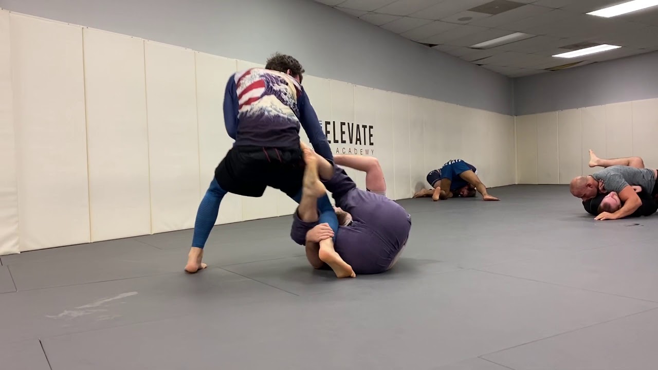 Overhead sweep to north-south choke to arm triangle (11/29/2019) - YouTube