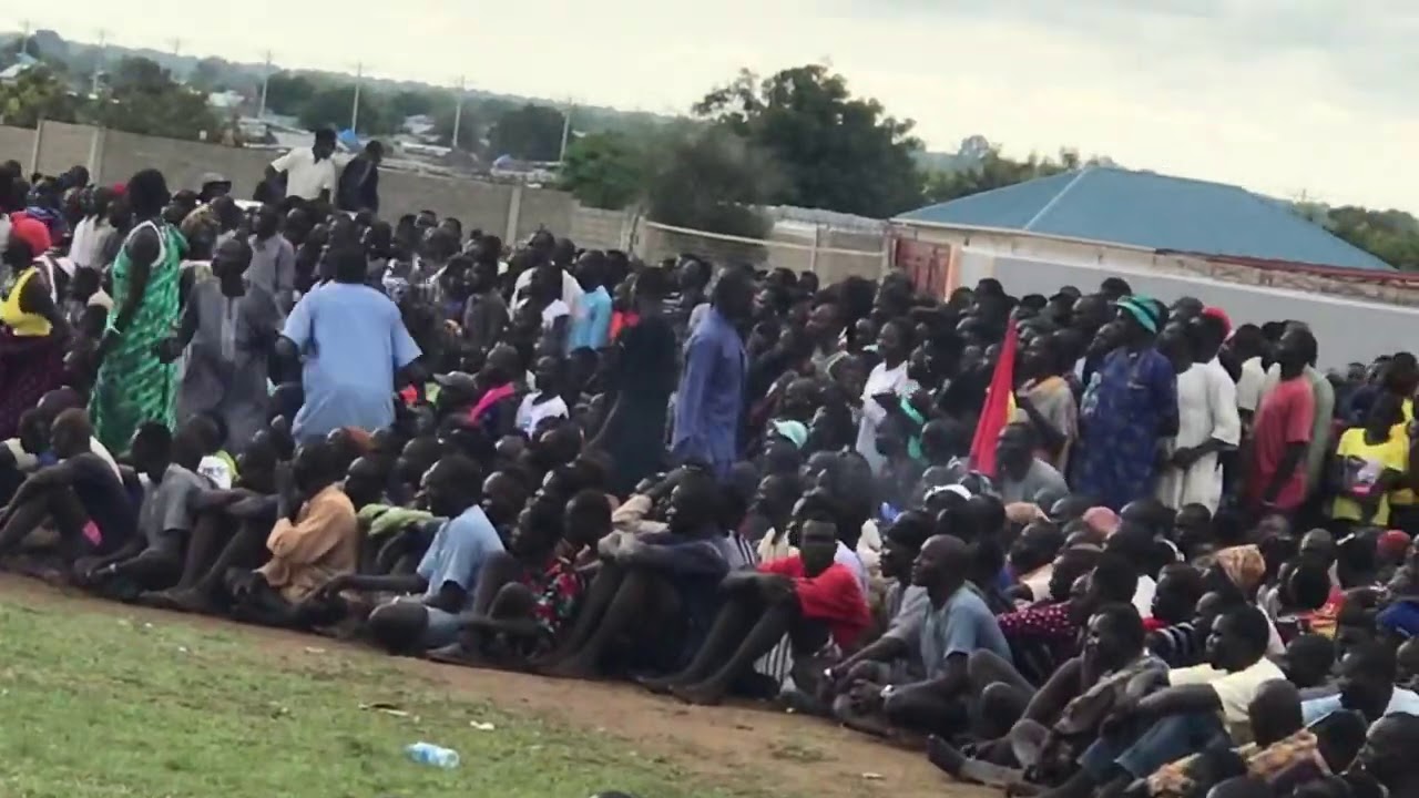 Mundari Youth enjoying themselves during their match with Atuot ku Ciec ...