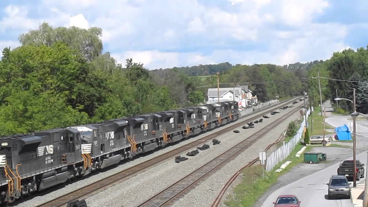 NS SD80MAC LASH UP - YouTube