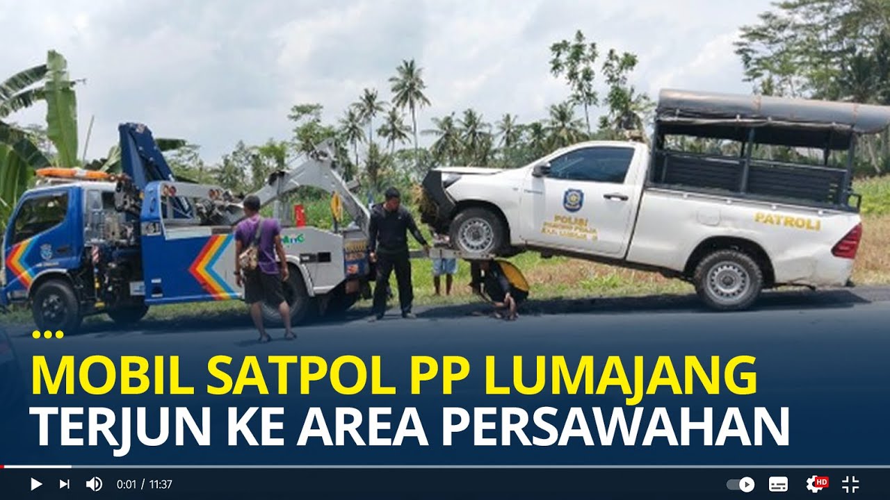Diduga Tergelincir Pasca Hujan, Mobil Patroli Satpol PP Lumajang Terjun ...