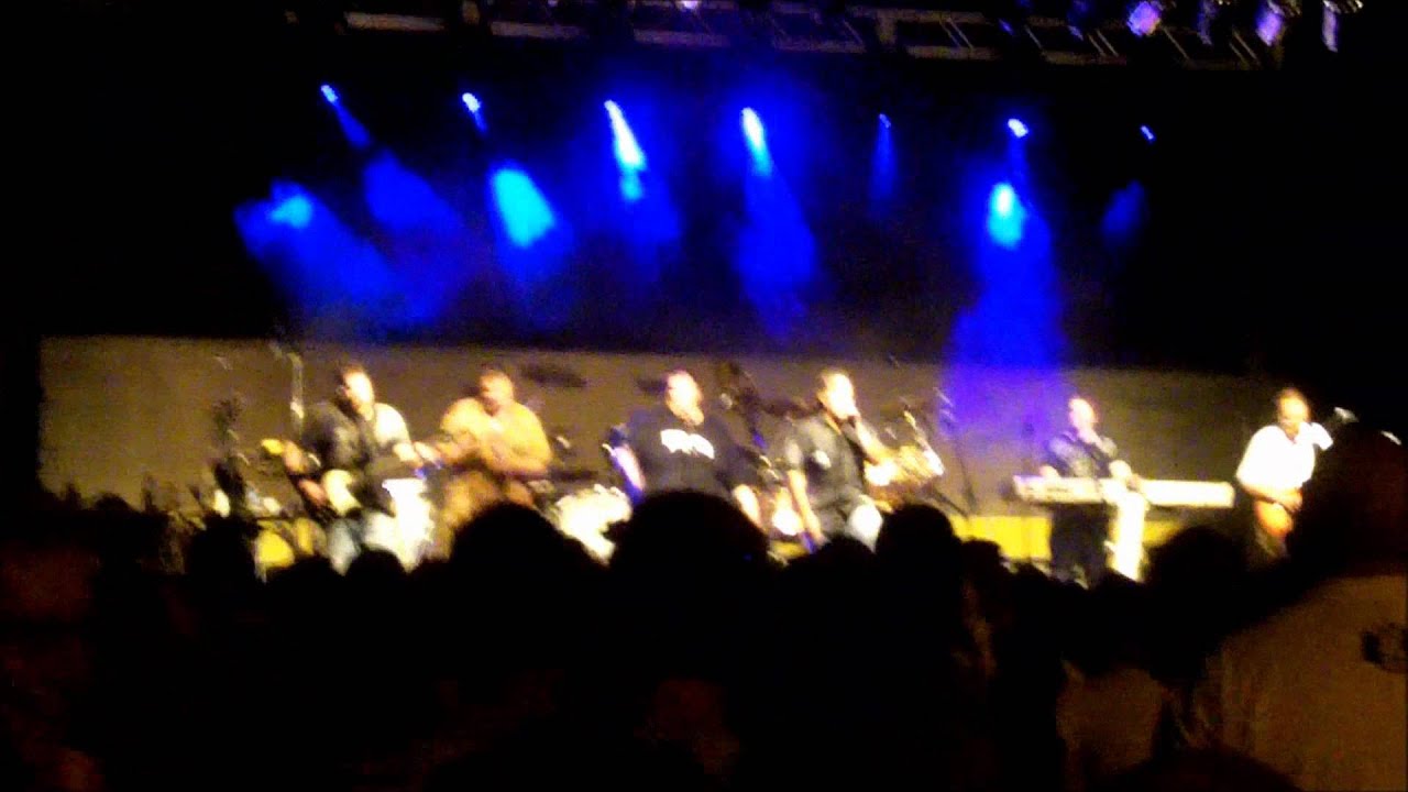 Electric Ave. - Vic Ferrari Band - YouTube