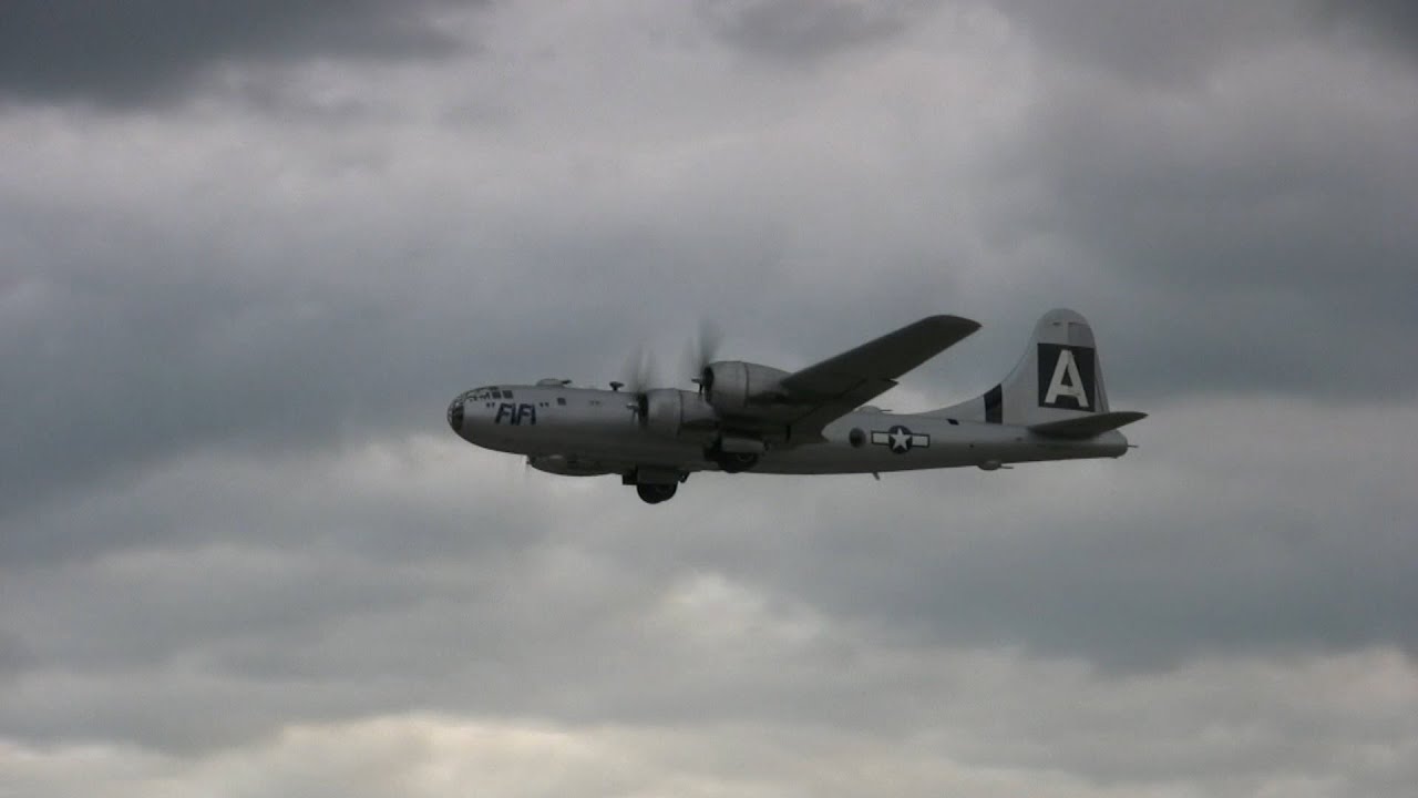 B-29 Superfortress "FiFi" Hanger 33 - YouTube