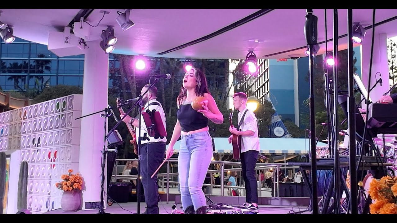 Tabu Band Downtown Disney - YouTube