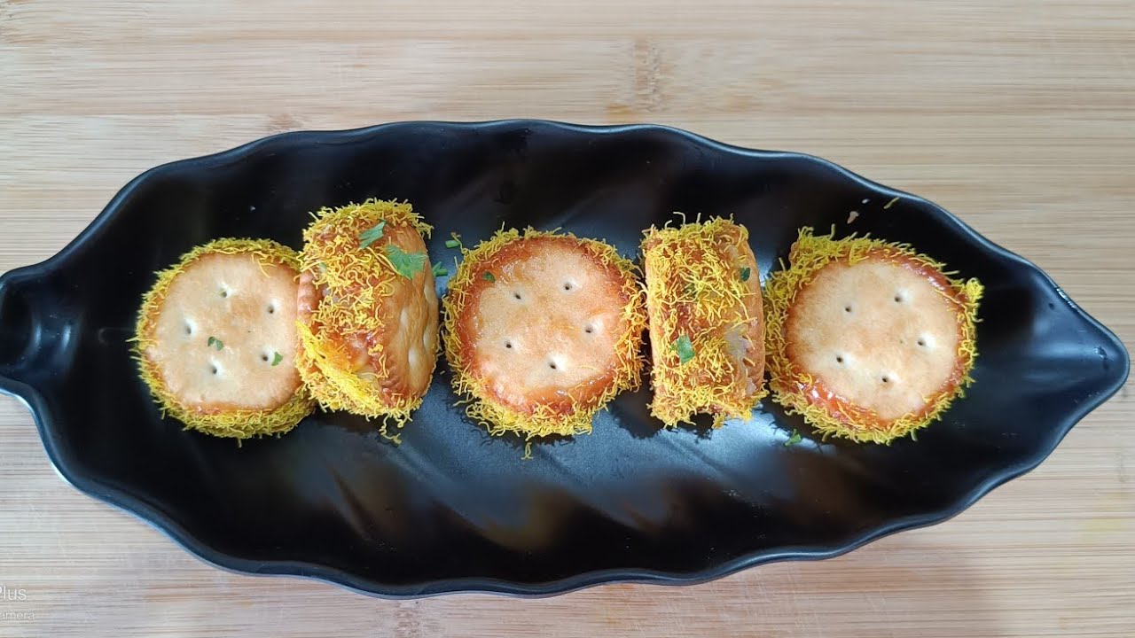 Monaco Biscuit Bites | Tea Time Snack | Perfect Appetizer - YouTube