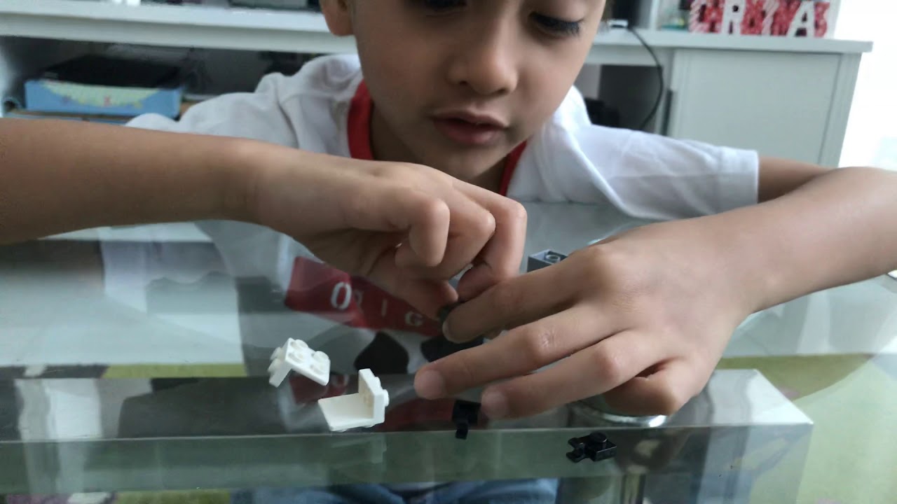 How to make a cute lego robot - YouTube