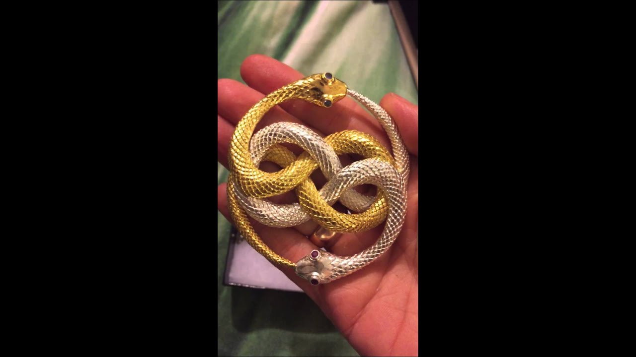 The Auryn from the Neverending Story - YouTube