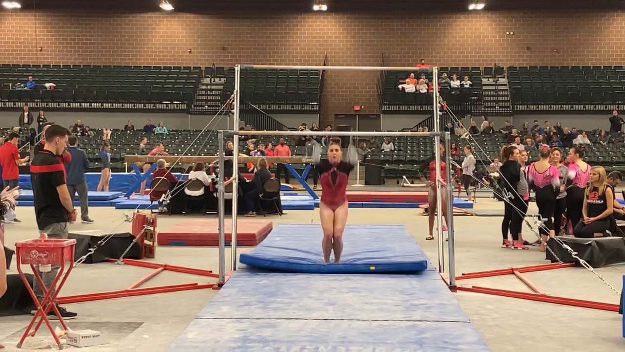 Halle Rourke-Bars-2020 - YouTube