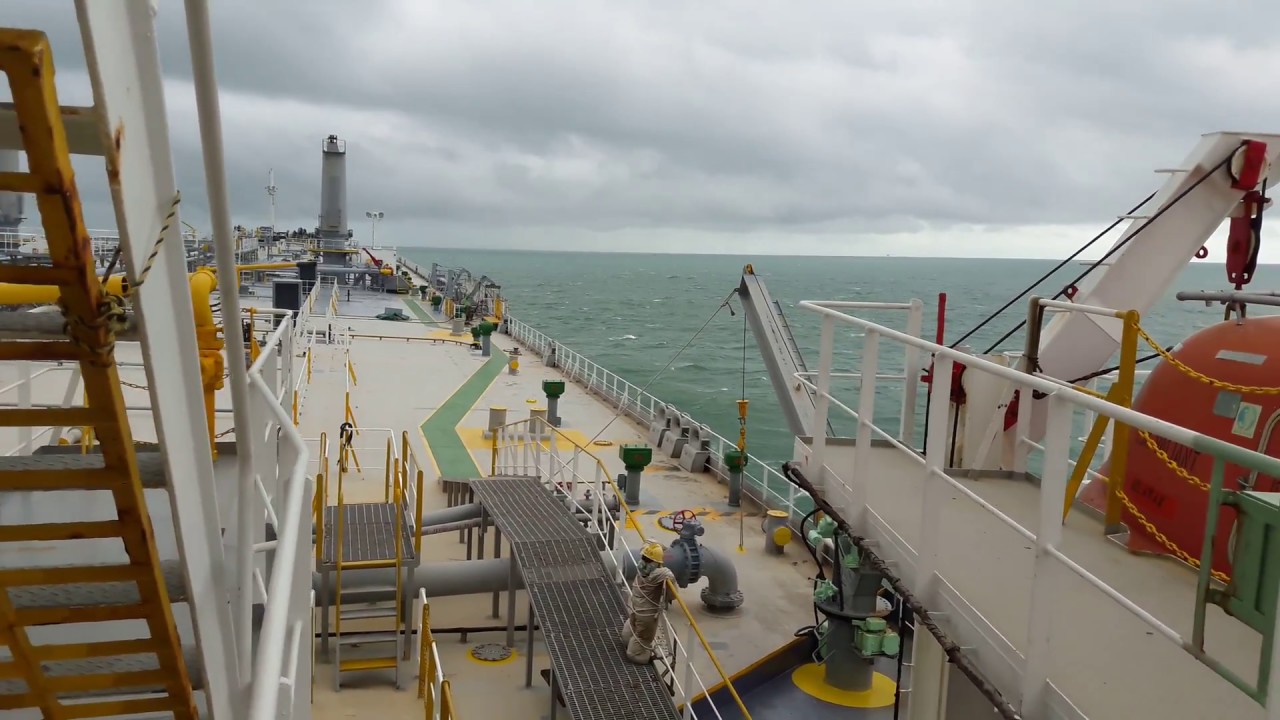 Kapal Tanker MT. CSK Valiant Discharge/Bongkar DCO & LSWR 500MB ...