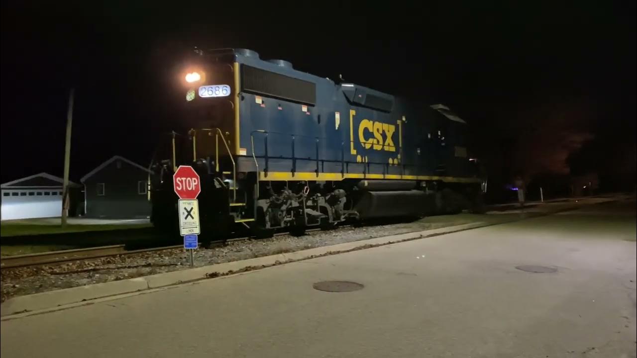 CSX 2686 horn taps - YouTube