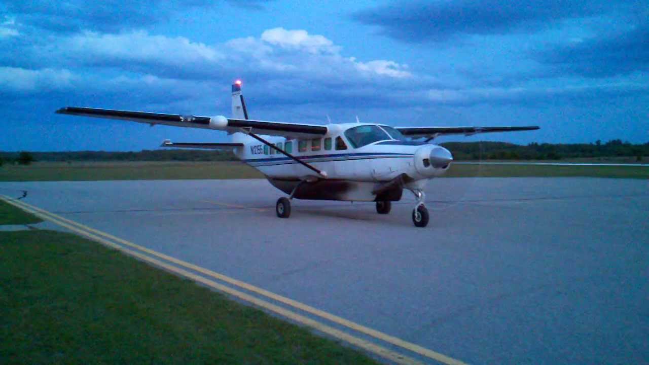 UPS Cessna Caravan, West Branch, MI # 2. - YouTube