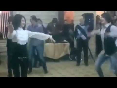 Девушка зажигает лезгинку / Girl lights lezginka