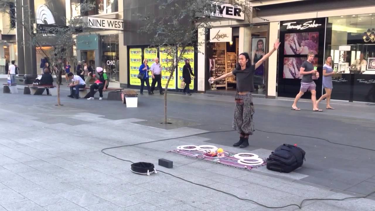 Adelaide - Street art performance at Rundle Mall - YouTube