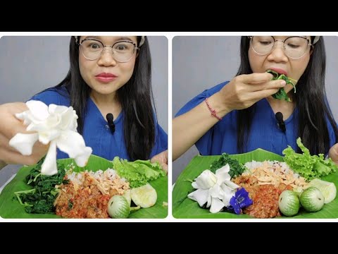PETIK DAUN SINGKONG + BUNGA TELANG & KACAPIRING UNTUK MAKAN SIANG - YouTube