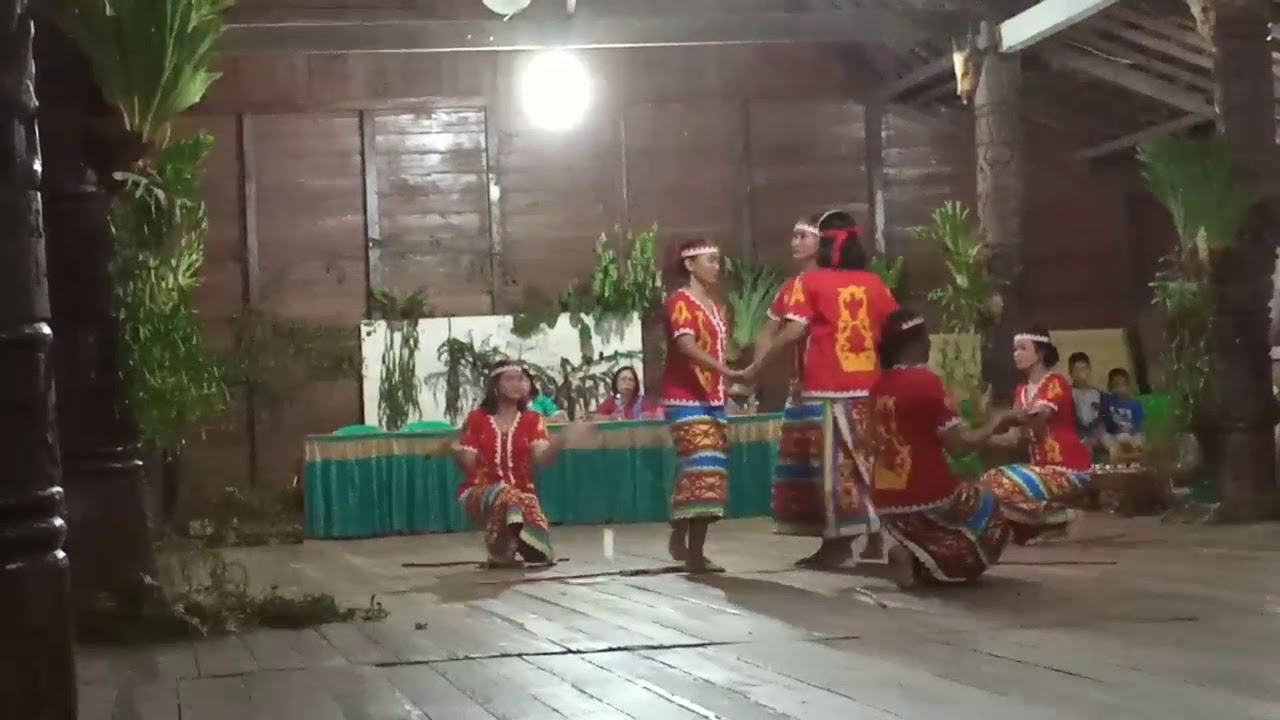 Tari Gantar Tunjung Rentenukng - YouTube